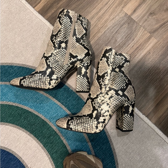 Aldo | Shoes | Chic Black And Cream Heeled Boots With Snakeskin Texture ...